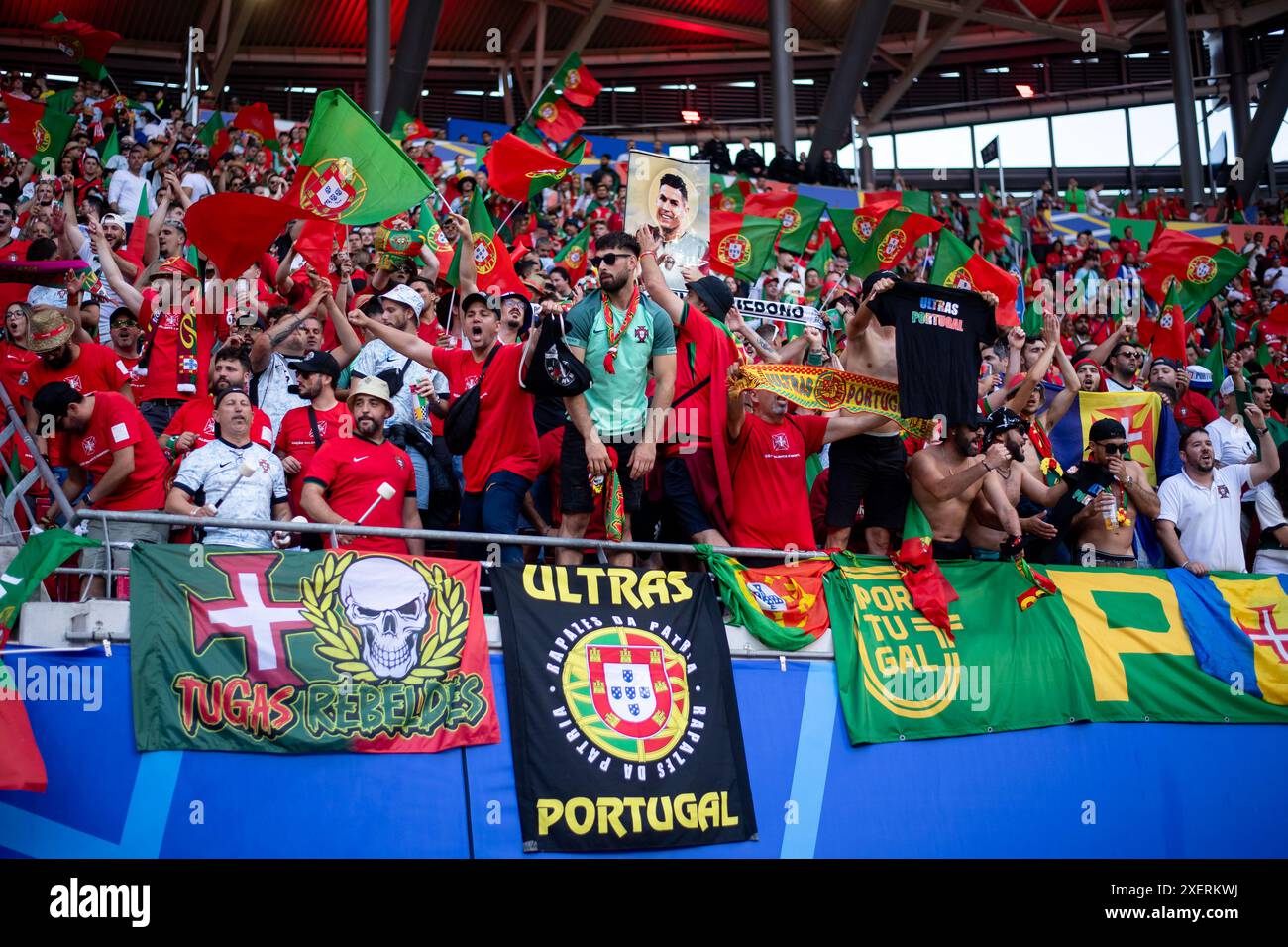 Fans / Ultras von Portugal, GER, Portugal (POR) vs Czech Republic (CZE ...