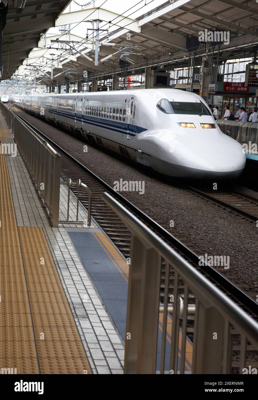 Shinkansen high speed train, Railway station, Kyoto, Japan Stock Photo - Alamy
