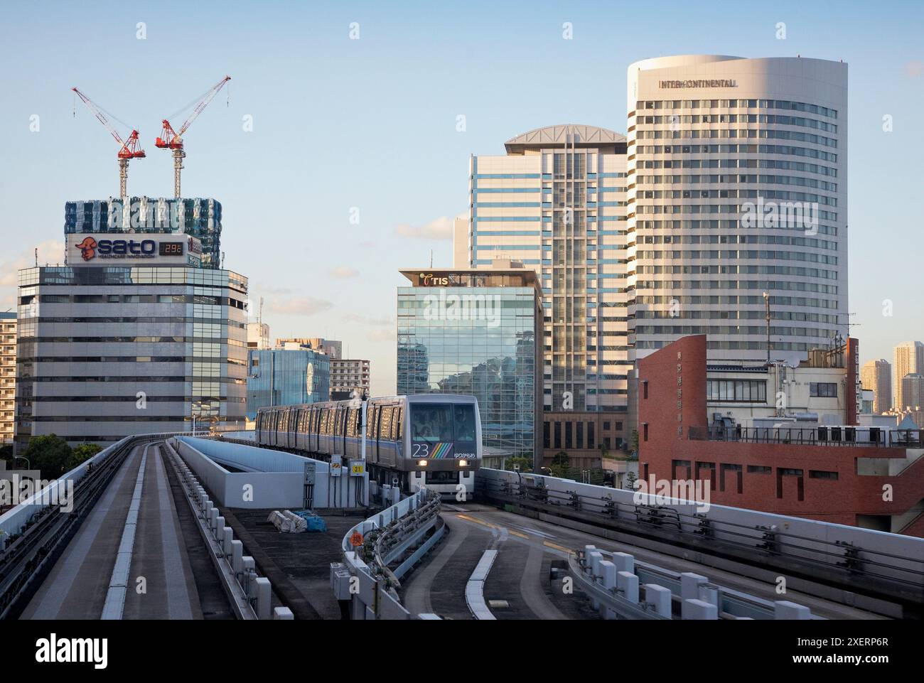 Yurikamome line, Monorail train, Tokyo, Japan Stock Photo - Alamy