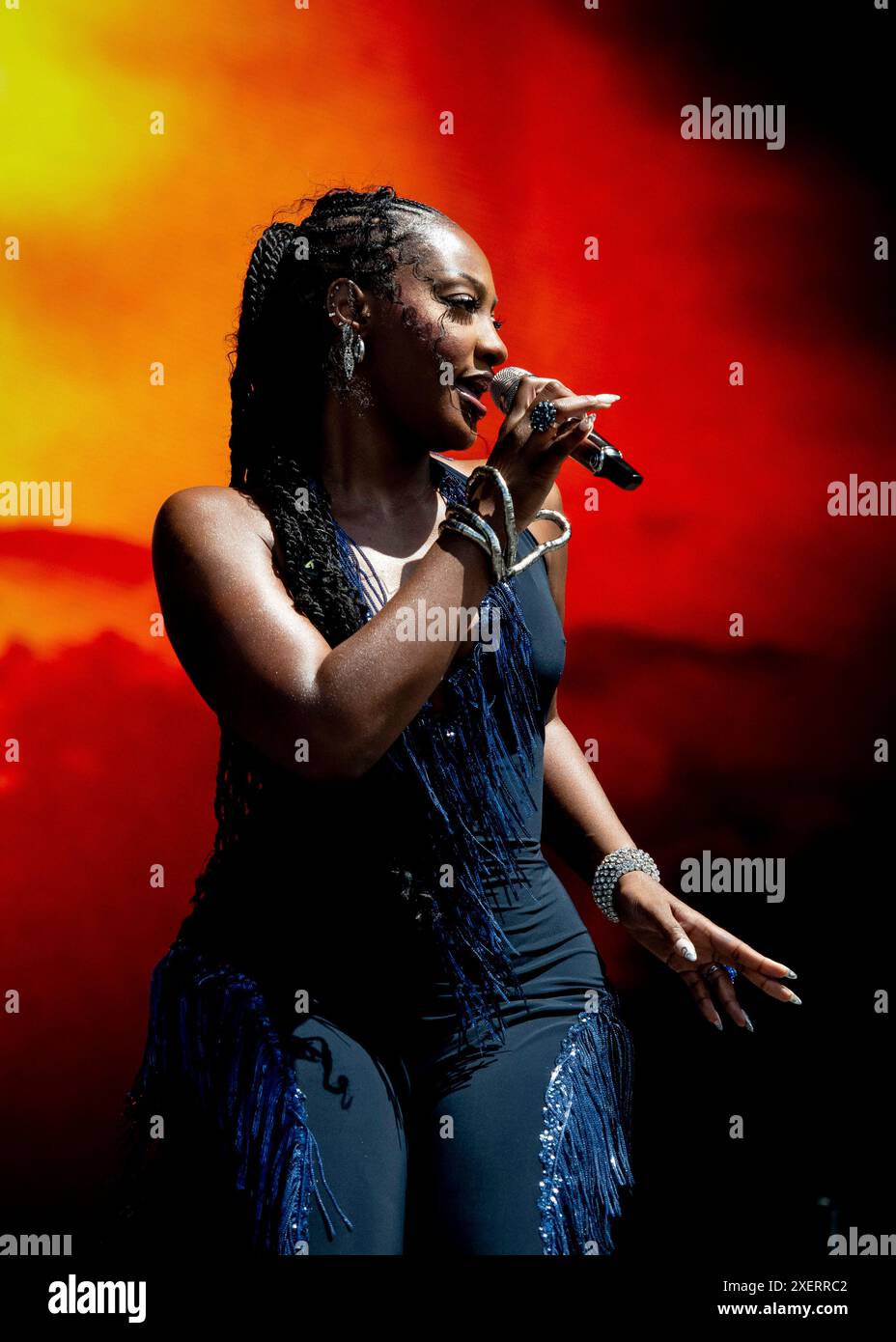 Tems stage hi-res stock photography and images - Alamy