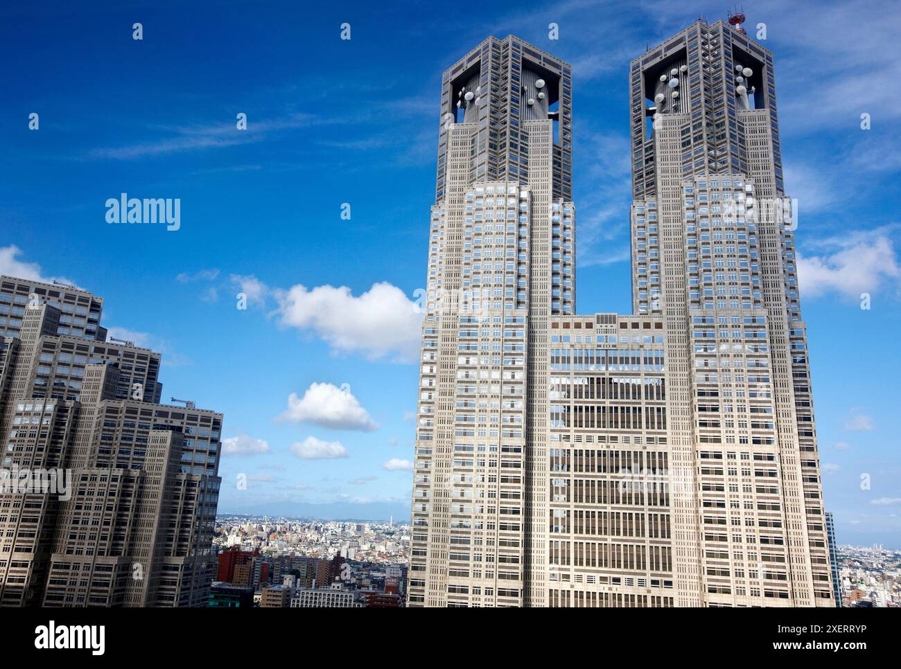 Tokyo metropolitan government towers hi-res stock photography and ...
