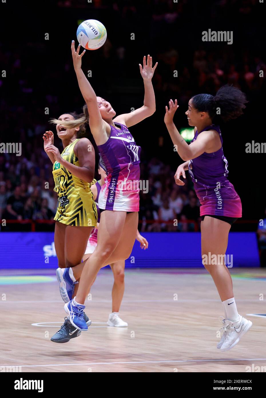 Manchester Thunder’s Imogen Allison and Loughborough Lightning’s Alice ...
