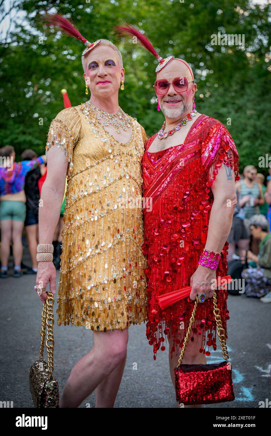 Hundreds Of Drag Queens and Kings filled the streets for the 30th ...