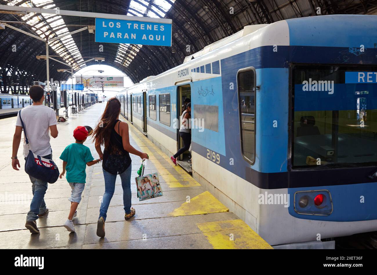 Retiro train station buenos aires hi-res stock photography and images ...