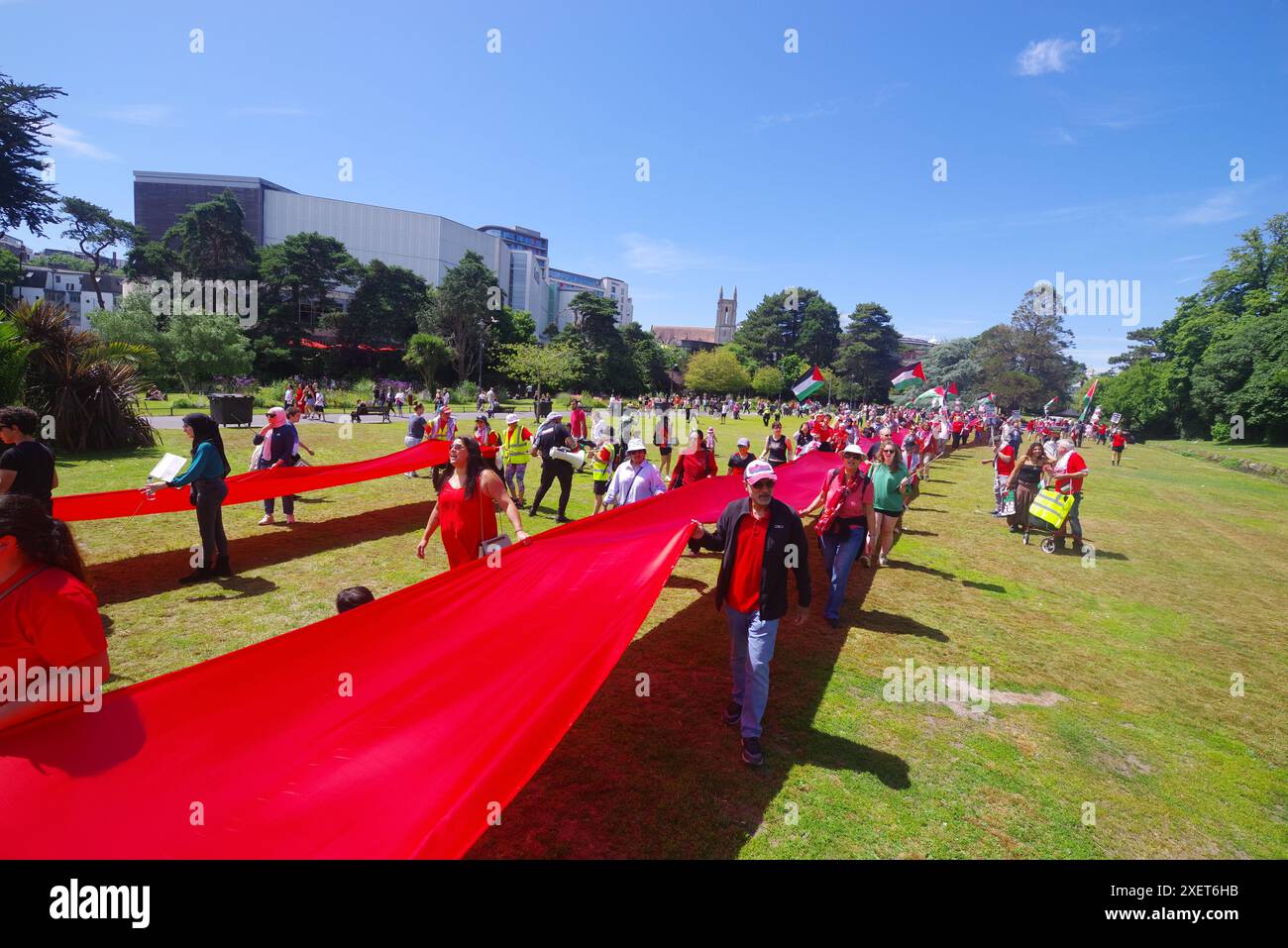 Over 500 people held and carried the peoples red line in Bournemouth ...