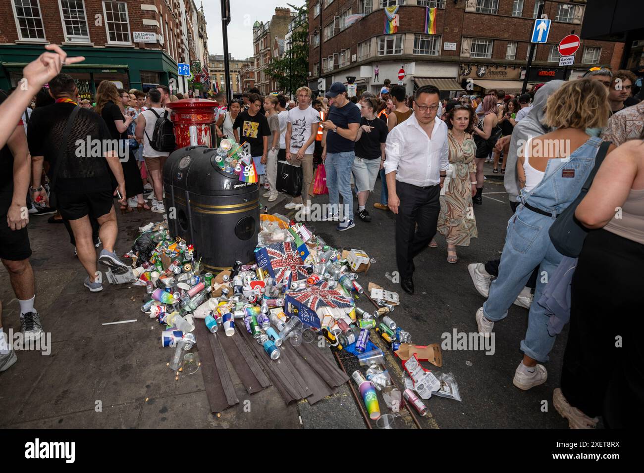 London, UK. 29 June 2024. Discarded bottles and cans as revelers in Old ...