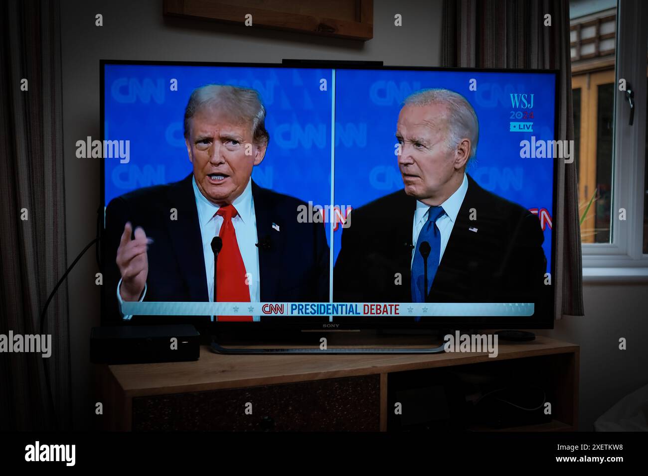 Trump cnn debate hi-res stock photography and images - Alamy
