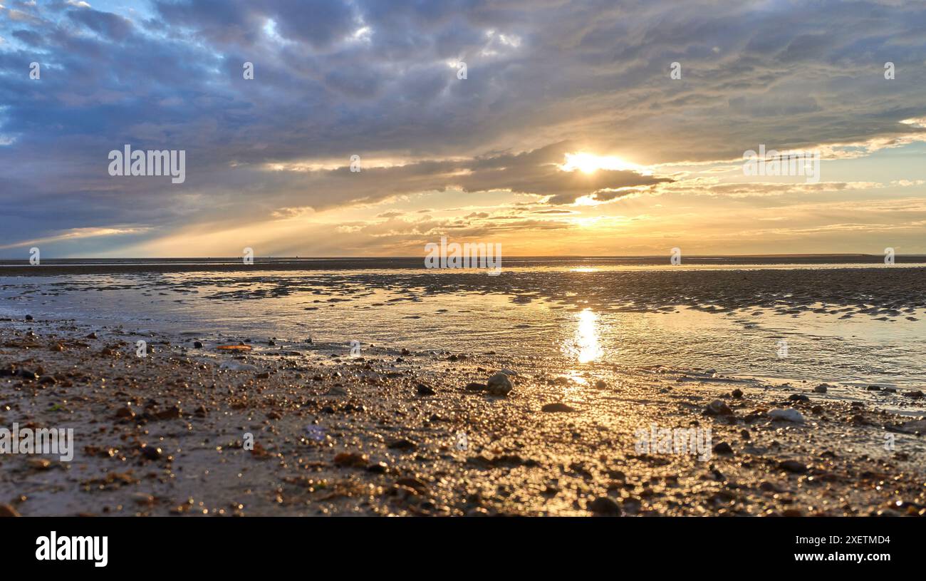 Sunset over the beach at Old Hunstanton, Norfolk, UK Stock Photo - Alamy