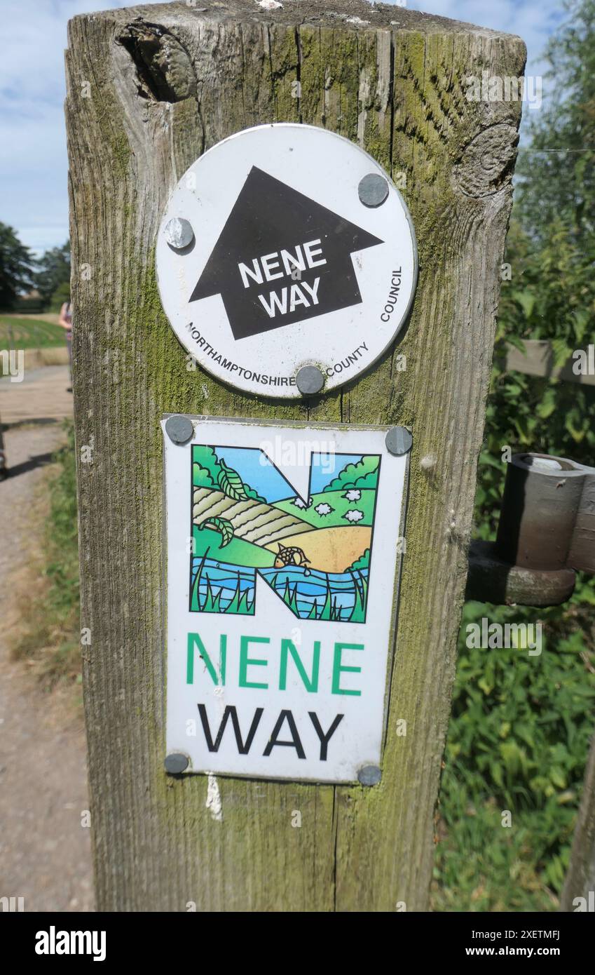 Thrapston Fete Northamptonshire Northampton people happy buying goods ...
