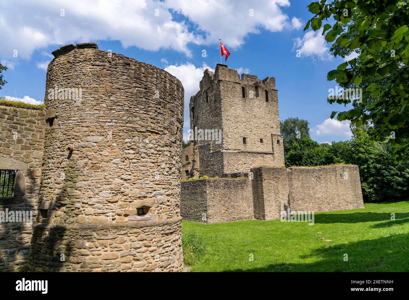 Burgruine der Burg Altendorf, im Stadtteil Burgaltendorf, Essen, NRW ...