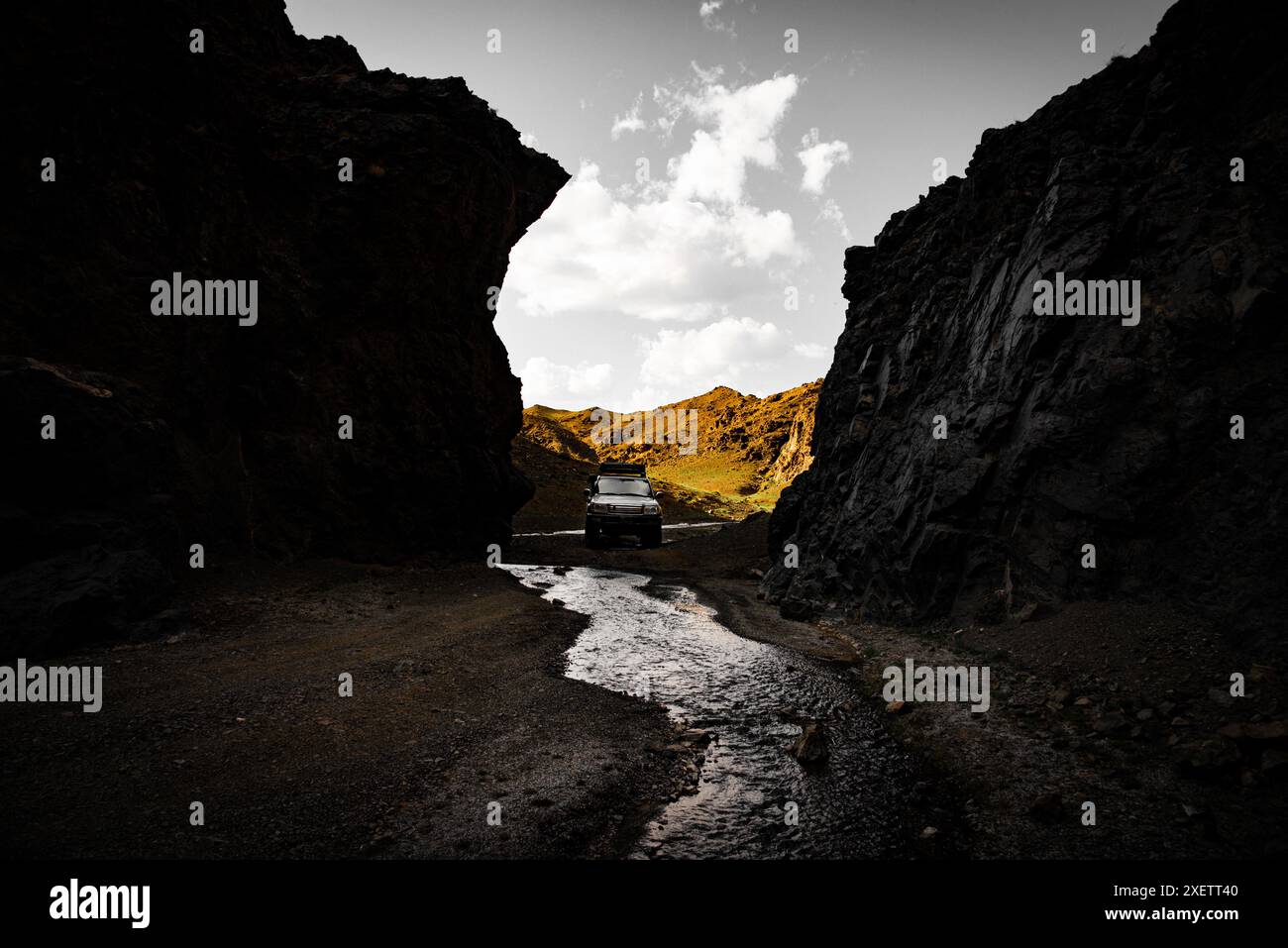 narrow spot in the Yoliin Am vally, Gorges of the Bearded Vultures ...
