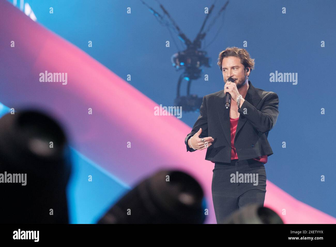 Singer Manuel Carrasco performs during the concert at the Santiago ...