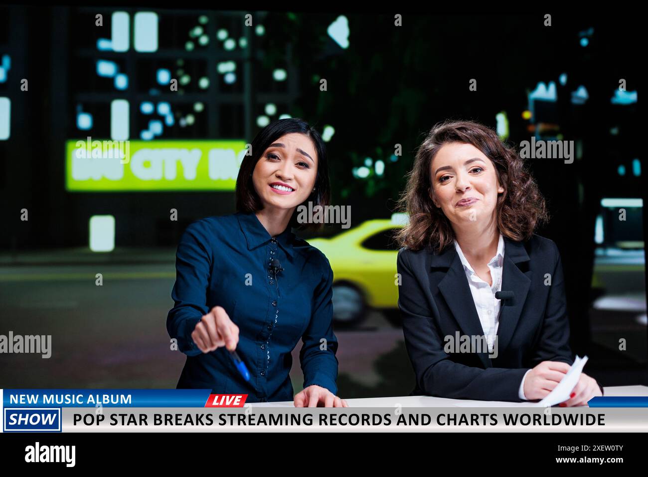 Artist album hi-res stock photography and images - Alamy