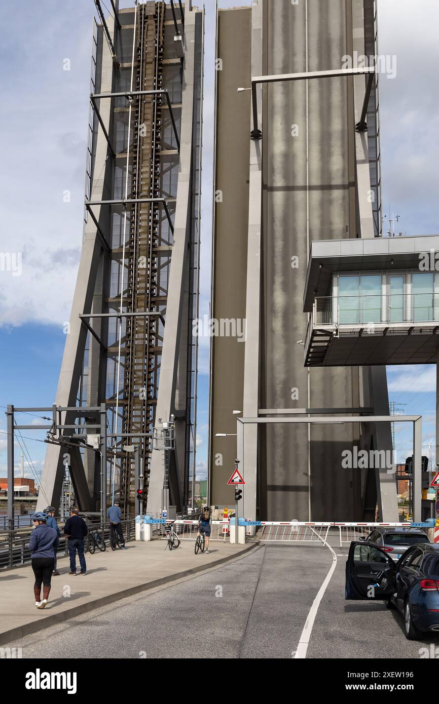 Lifting bridge in Hamburg Stock Photo - Alamy