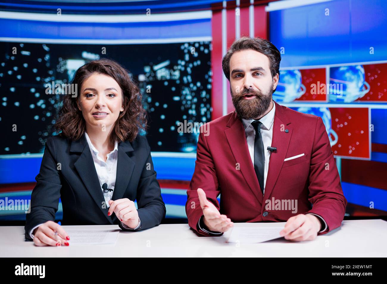 Tv news channel two presenters hi-res stock photography and images - Alamy