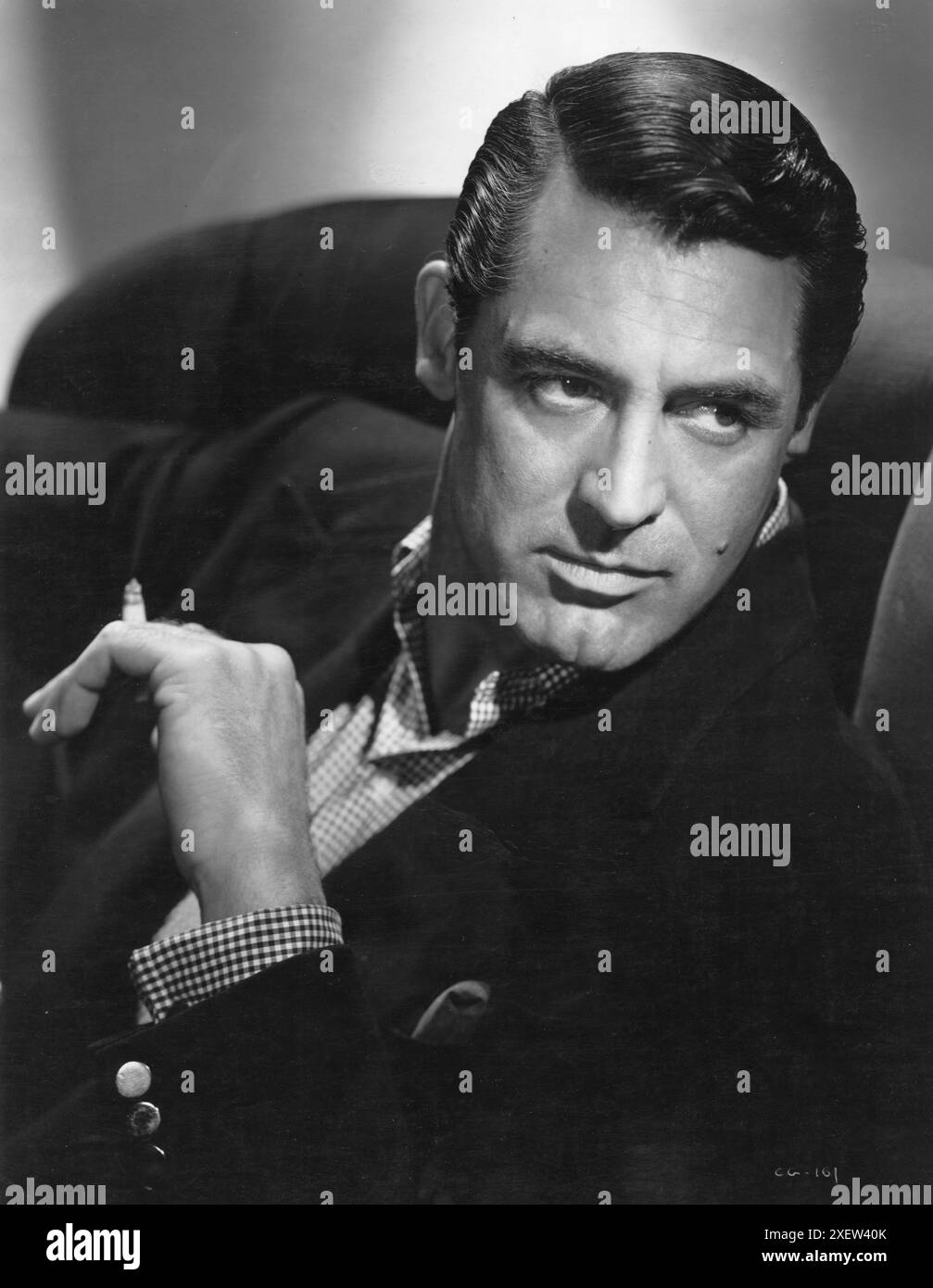 Cary grant notorious (1946) hi-res stock photography and images - Alamy