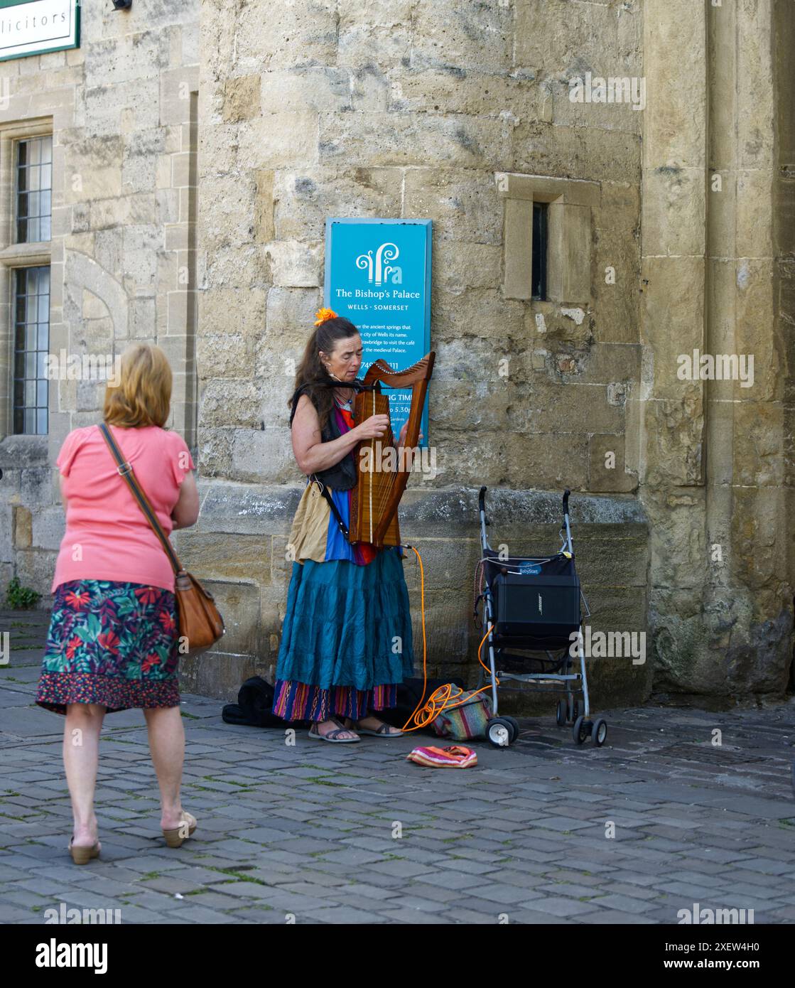 Close harp hi-res stock photography and images - Alamy