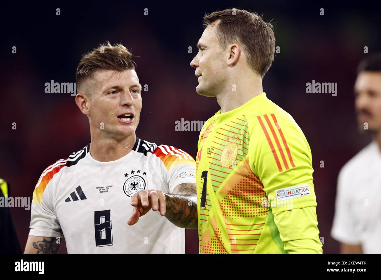 Dortmund - (l-r) Toni Kroos of Germany, Germany goalkeeper Manuel Neuer ...
