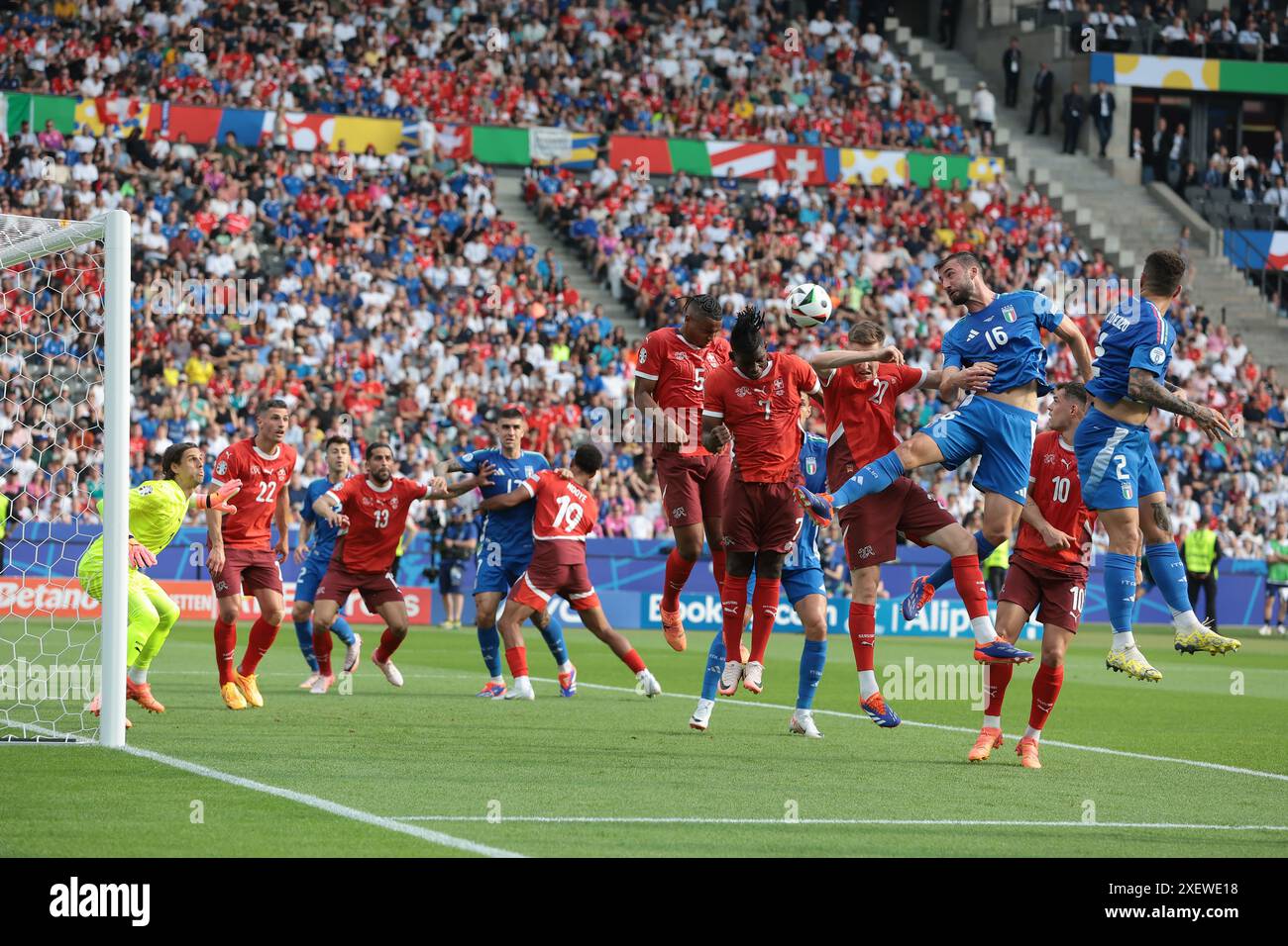 Rounded corner posts hi-res stock photography and images - Alamy