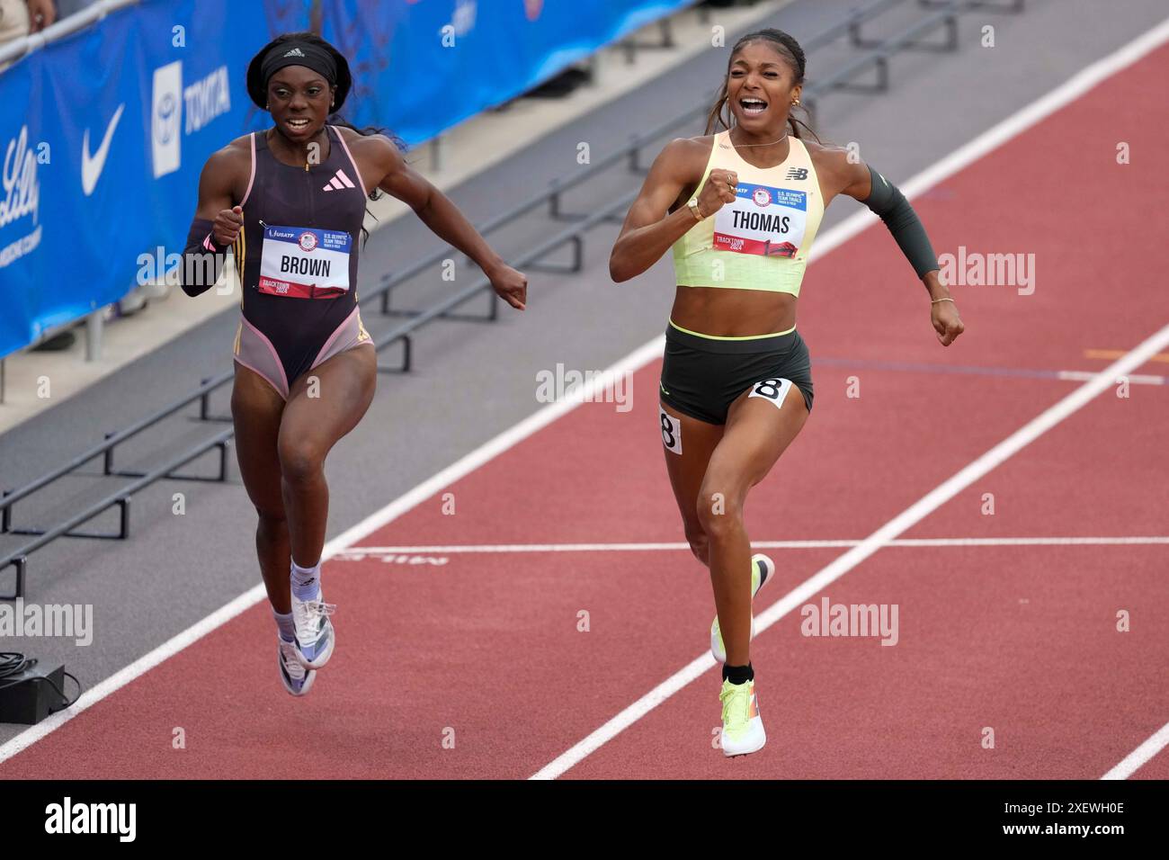 Gabby Thomas celebrates after winning the women's 200-meter final ...