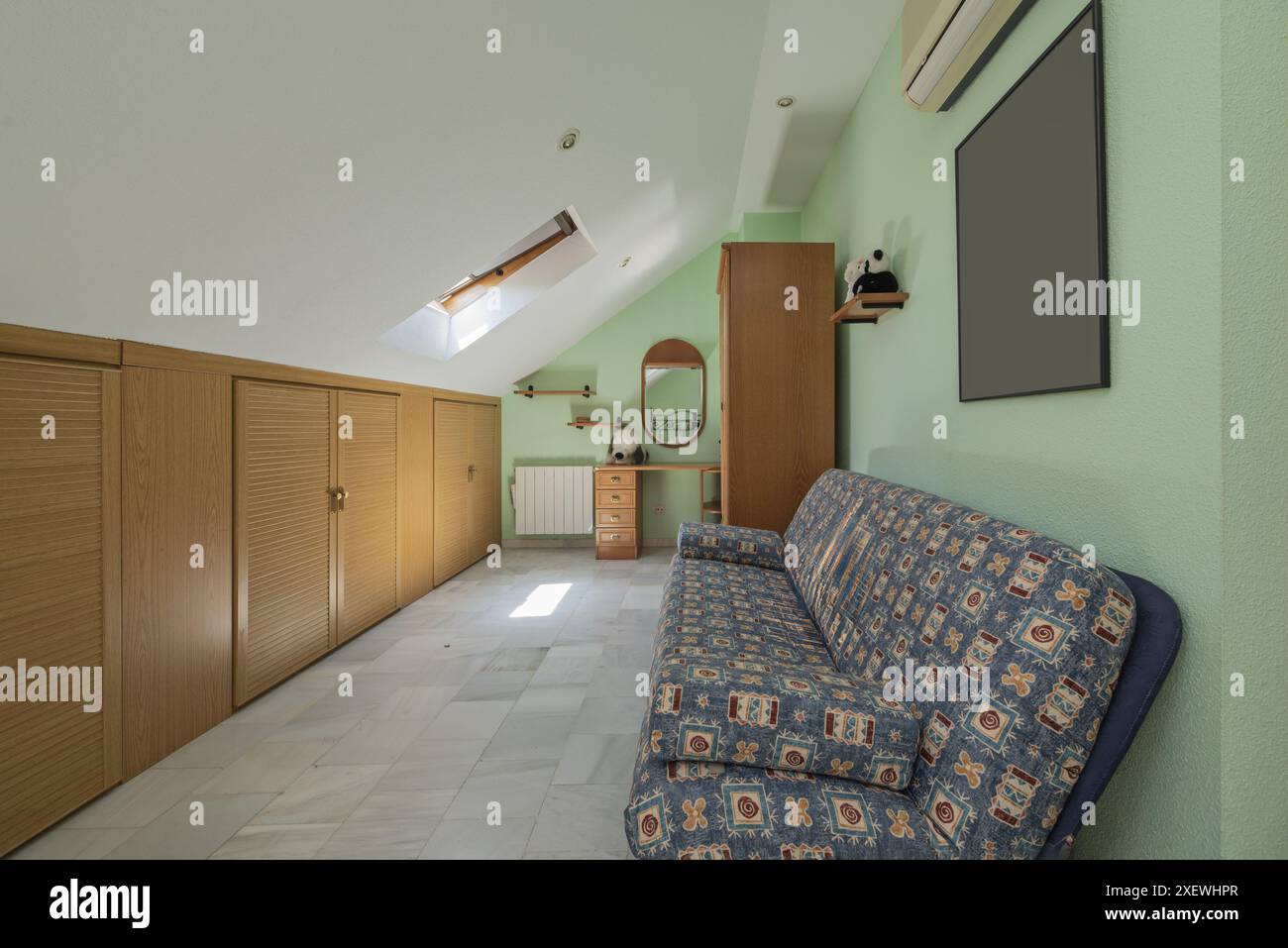 bedroom tidy and organized to create a calm and distraction-free ...