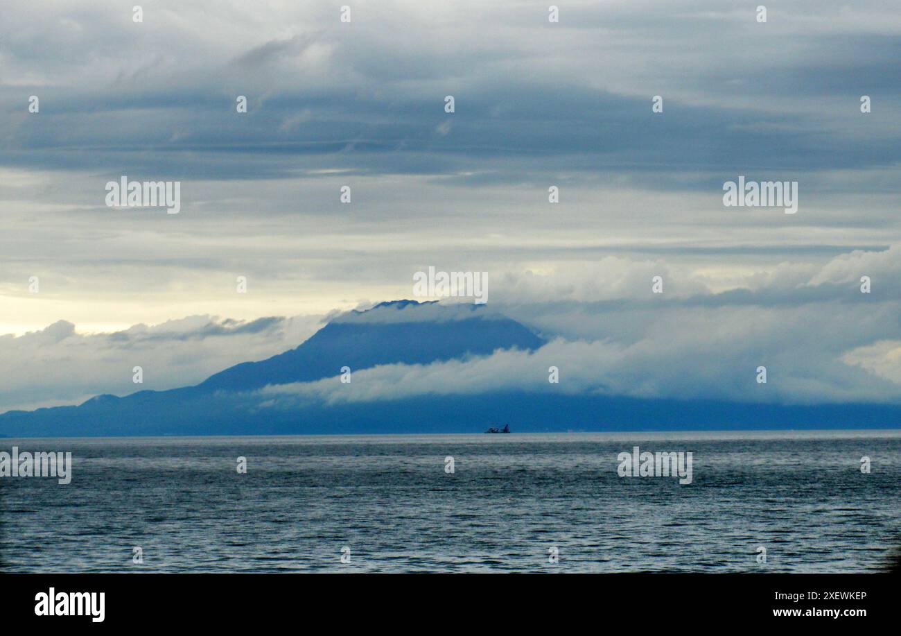 The Sakurajima volcano viewed from Kagoshima Bay, Kyushu, Japan Stock ...