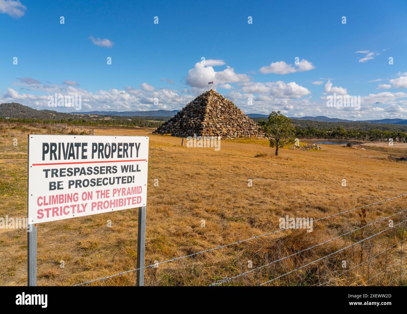 Ballandean pyramid hi-res stock photography and images - Alamy