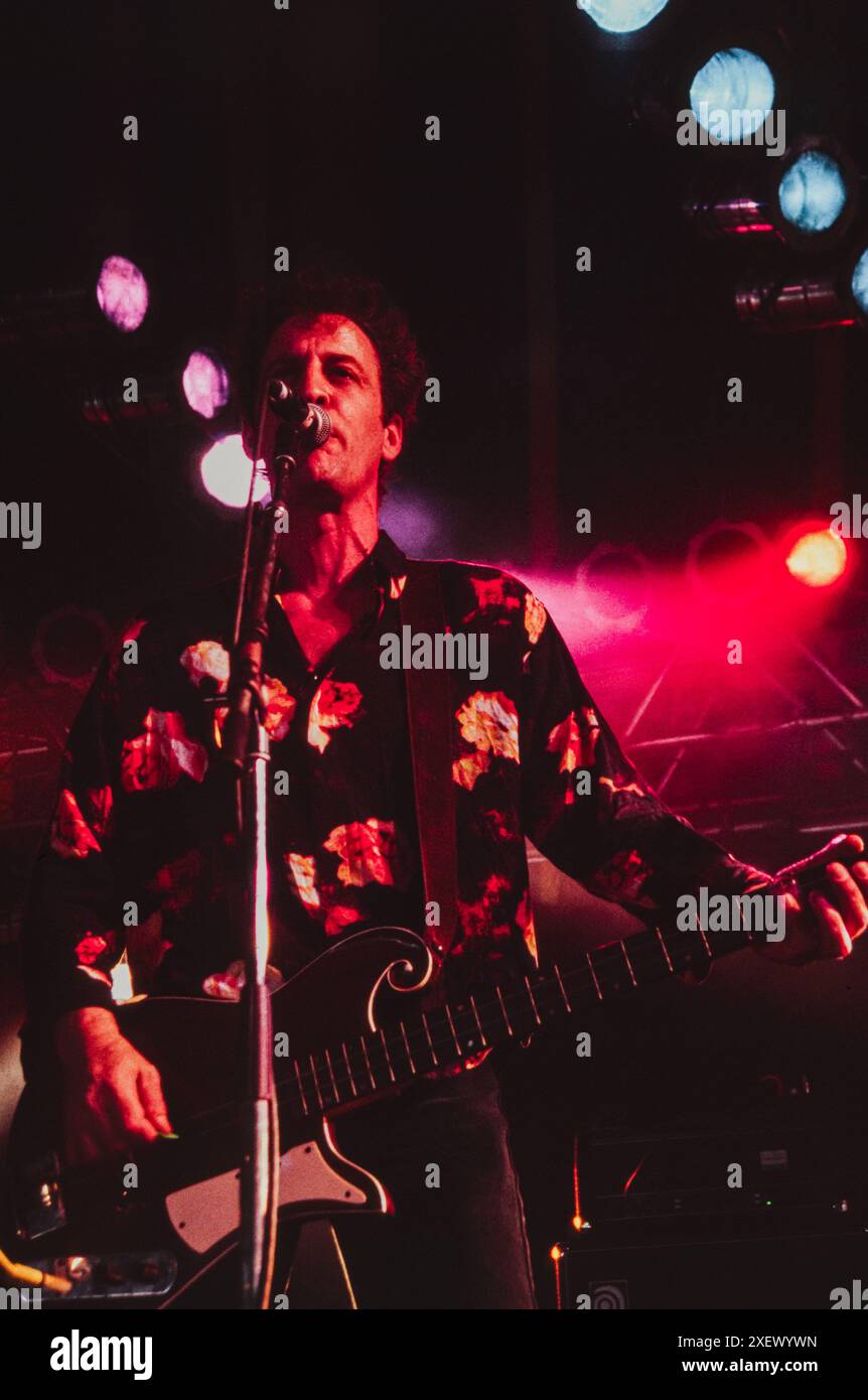 Reading, UK, 28 Aug., 1994: Cambridge, Mass.-based band Morphine played ...