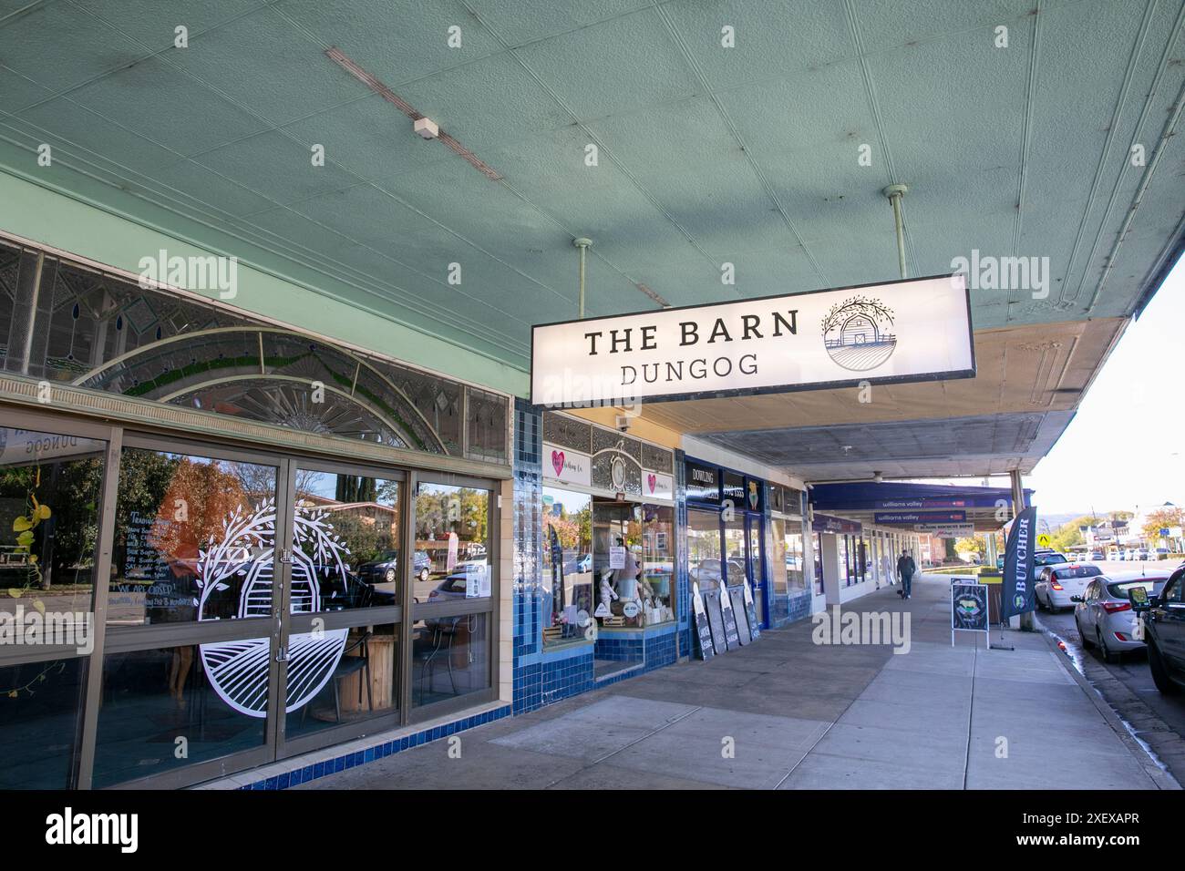 Dungog town centre and The Barn cafe and coffee shop in Dungog ...