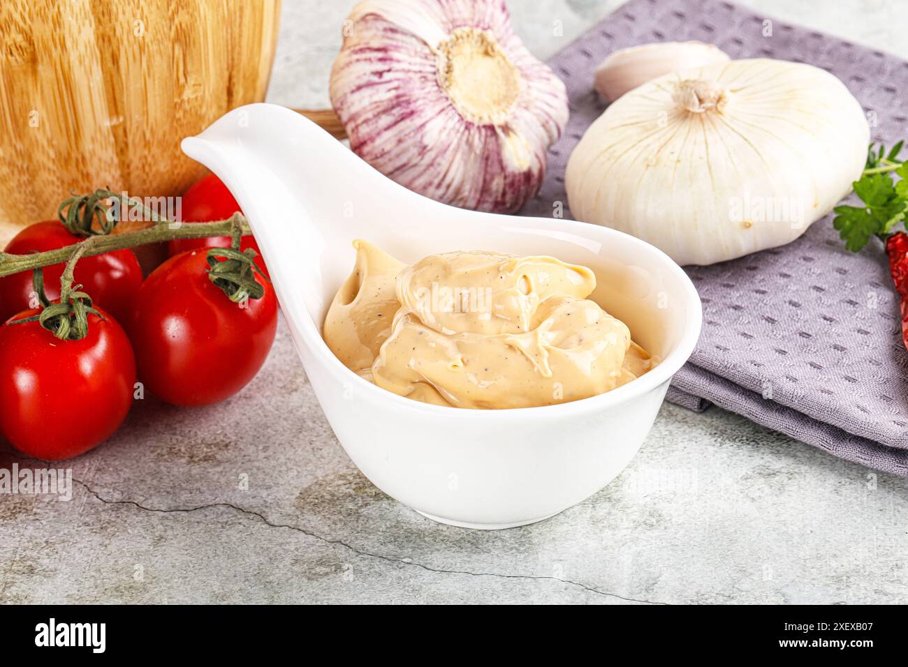 Bowl of Yellow cream grill sauce for burger Stock Photo - Alamy