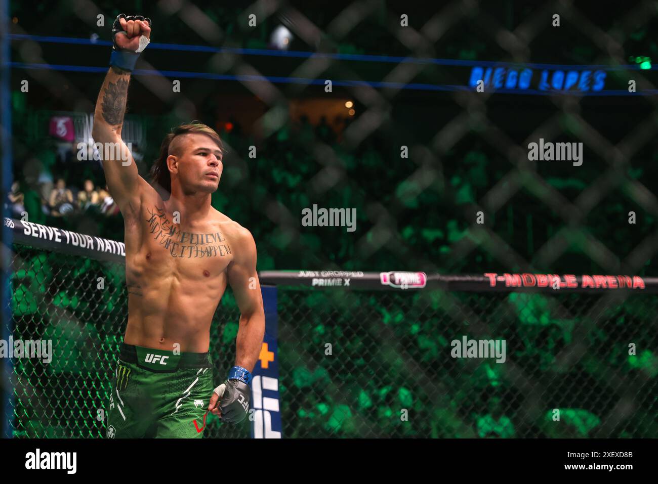 Las Vegas, United States . 29th June, 2024. Diego Lopes (blue) of ...
