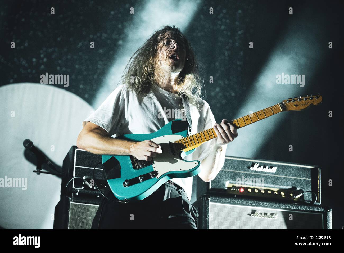 Idles jon beavis drums hi-res stock photography and images - Alamy