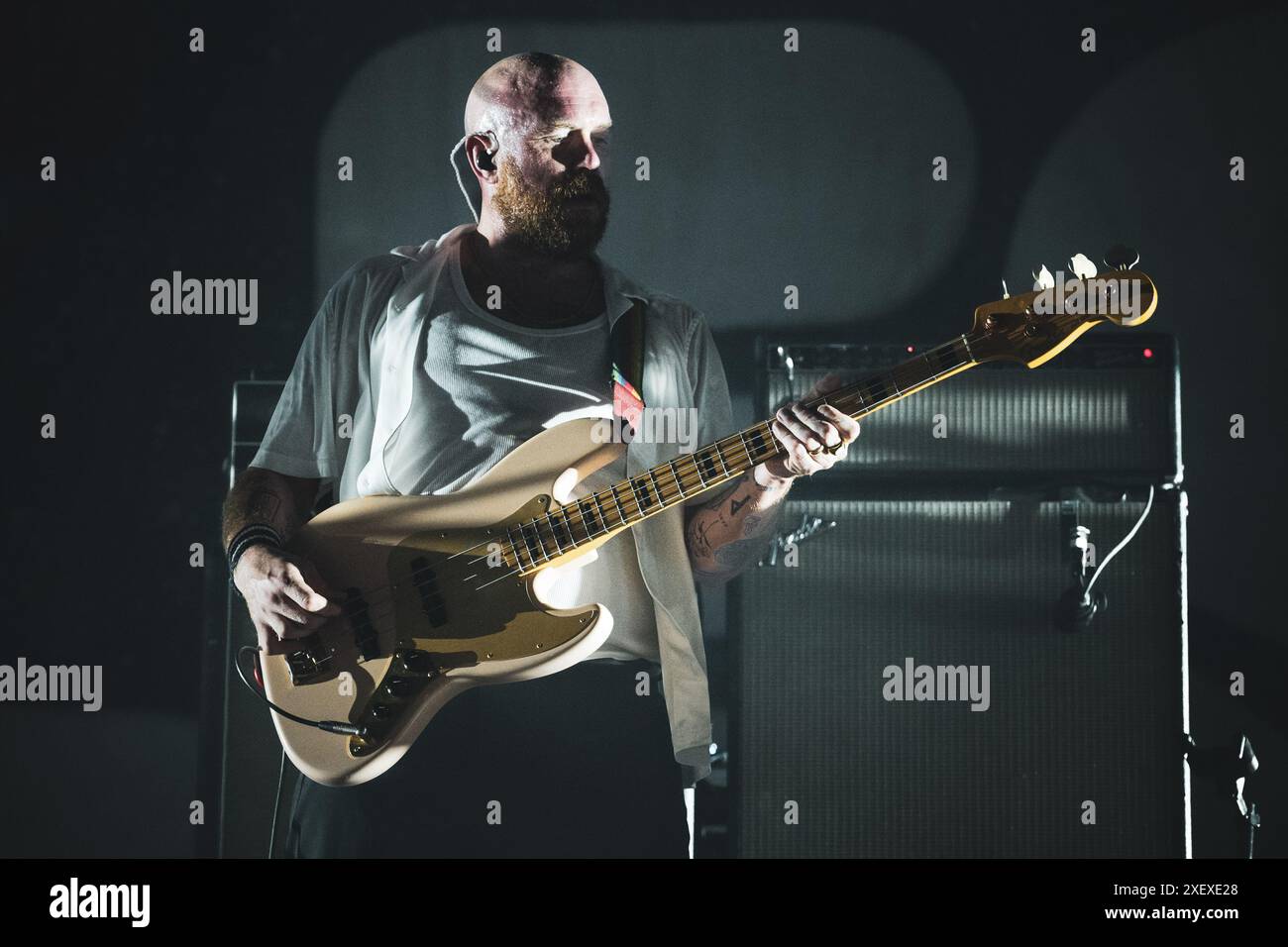 Idles jon beavis drums hi-res stock photography and images - Alamy