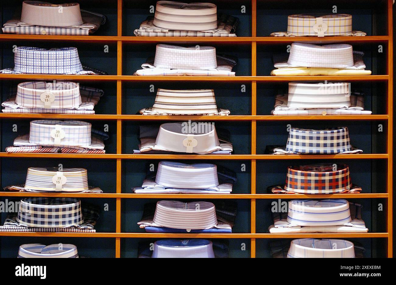Clothing store rome italy hi-res stock photography and images - Alamy