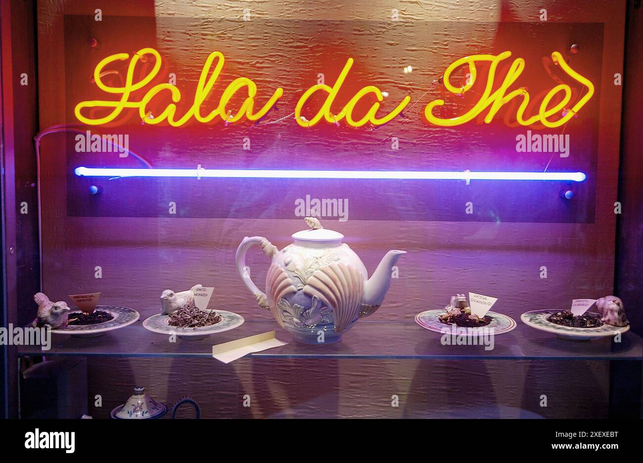 Tea room rome hi-res stock photography and images - Alamy