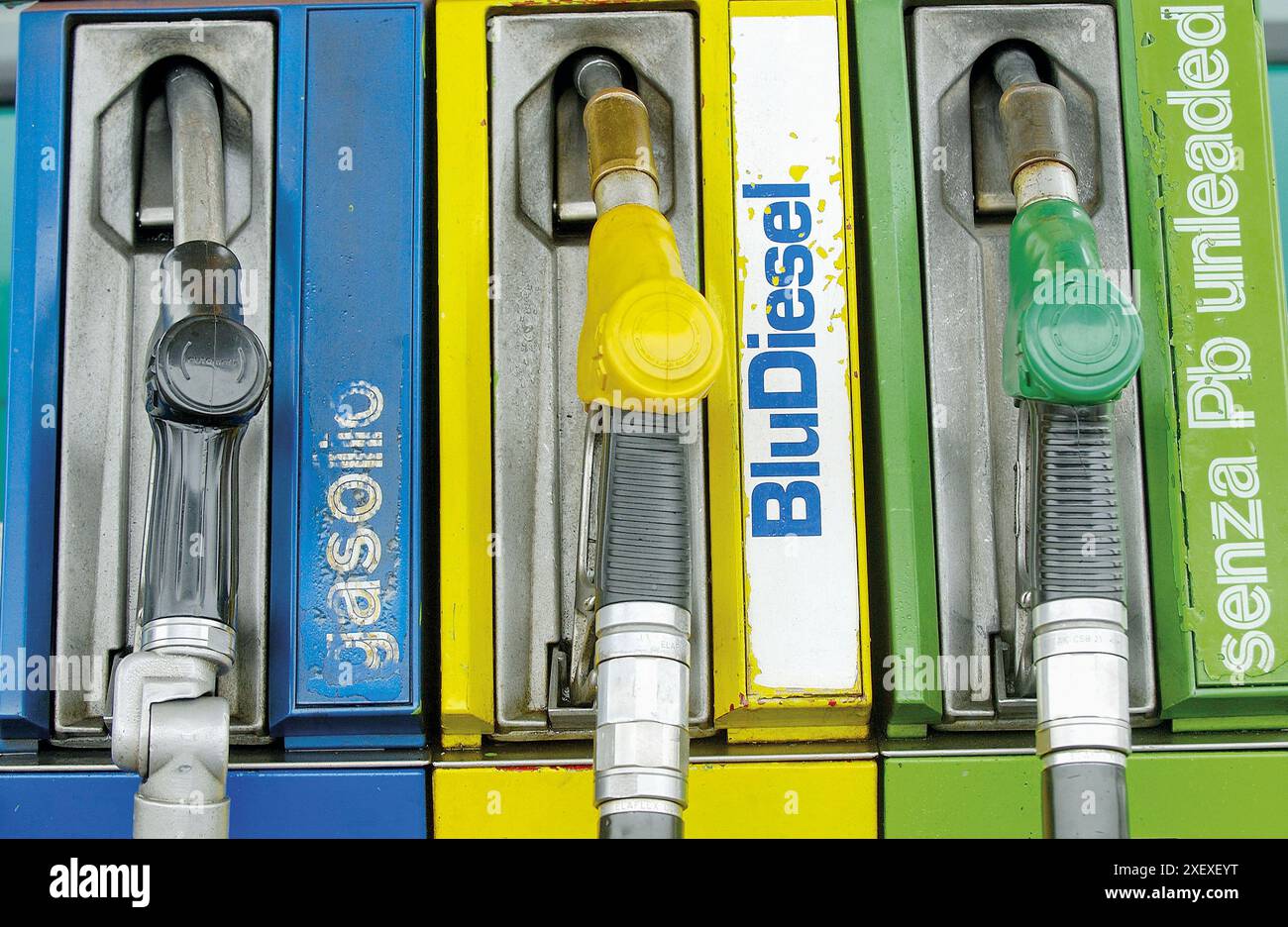 Gas station italy hi-res stock photography and images - Alamy