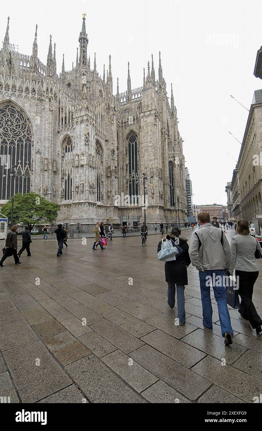 Milan italy urban landscape hi-res stock photography and images - Alamy