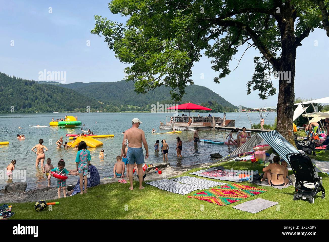 Schliersse am 29.06.2024.Sommerliche Hitze im Strandbad Schliersee ...