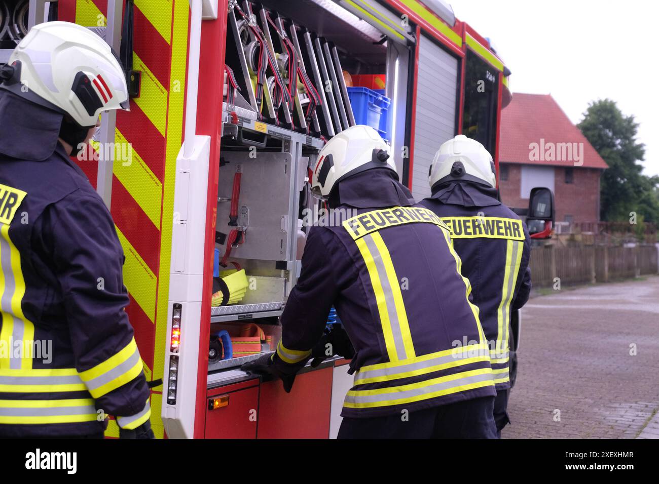 Feuerwehr-Blaulicht Feuerwehr in verschiedenen Bildern und Aktionen in ...