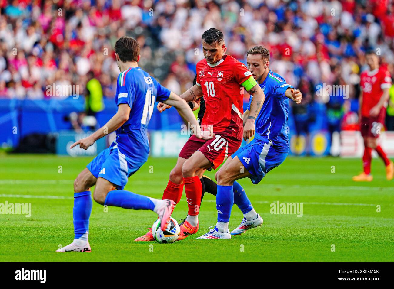 Federico Chiesa (Italien, #14), Granit Xhaka (Schweiz, #10), Davide ...