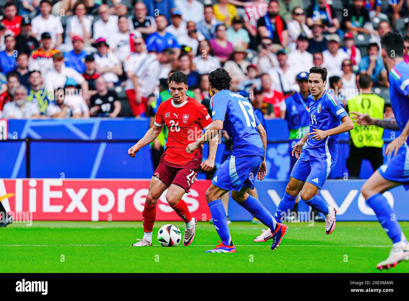 Fabian Rieder (Schweiz, #26), Matteo Darmian (Italien, #13) GER ...