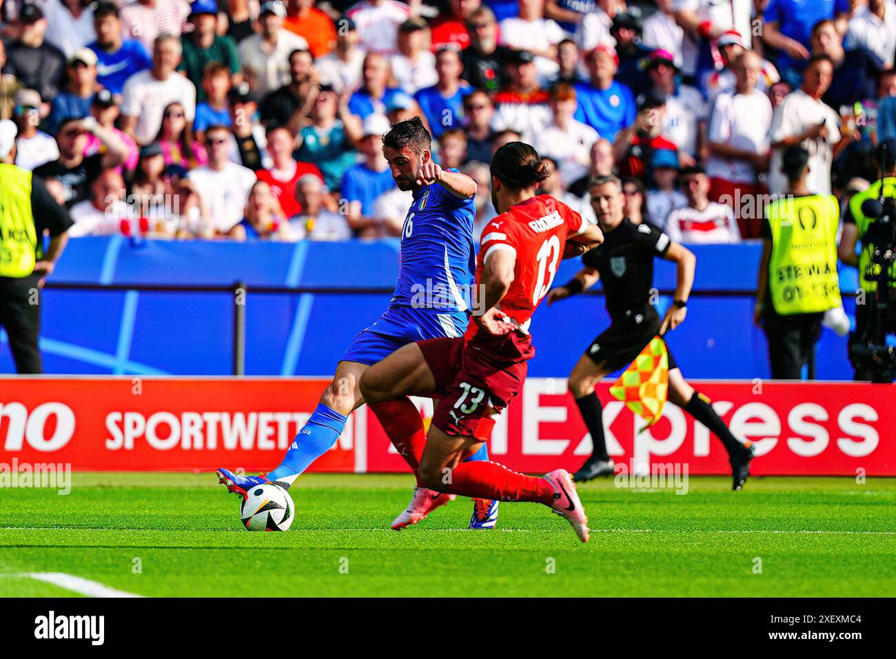 Bryan Cristante (Italien, #16), Ricardo Rodriguez (Schweiz, #13) GER ...