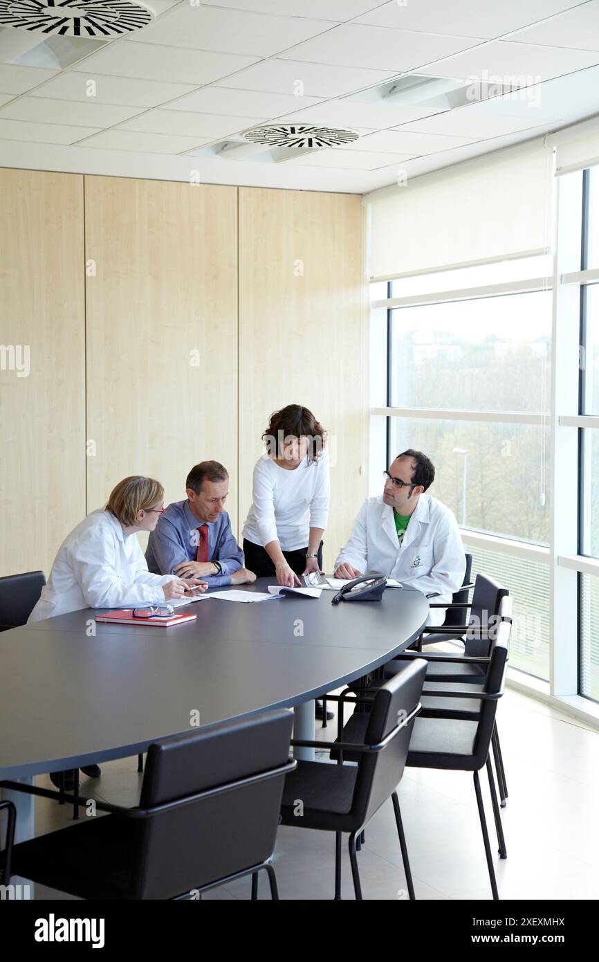 Meeting room, research lab, IkerChem research lab, design and synthesis ...