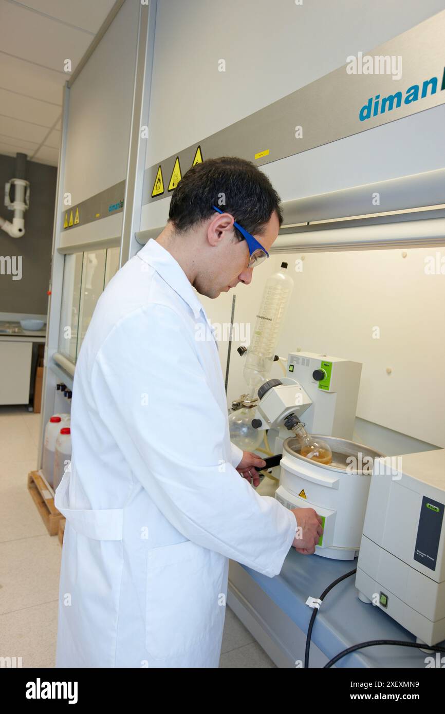 Rotavapor, Synthesis Laboratory, IkerChem research lab, design and ...