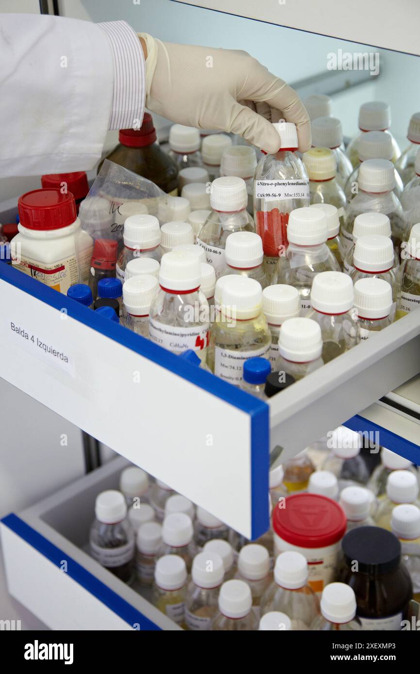 Storage of reagents, synthesis lab, research laboratory, IkerChem ...