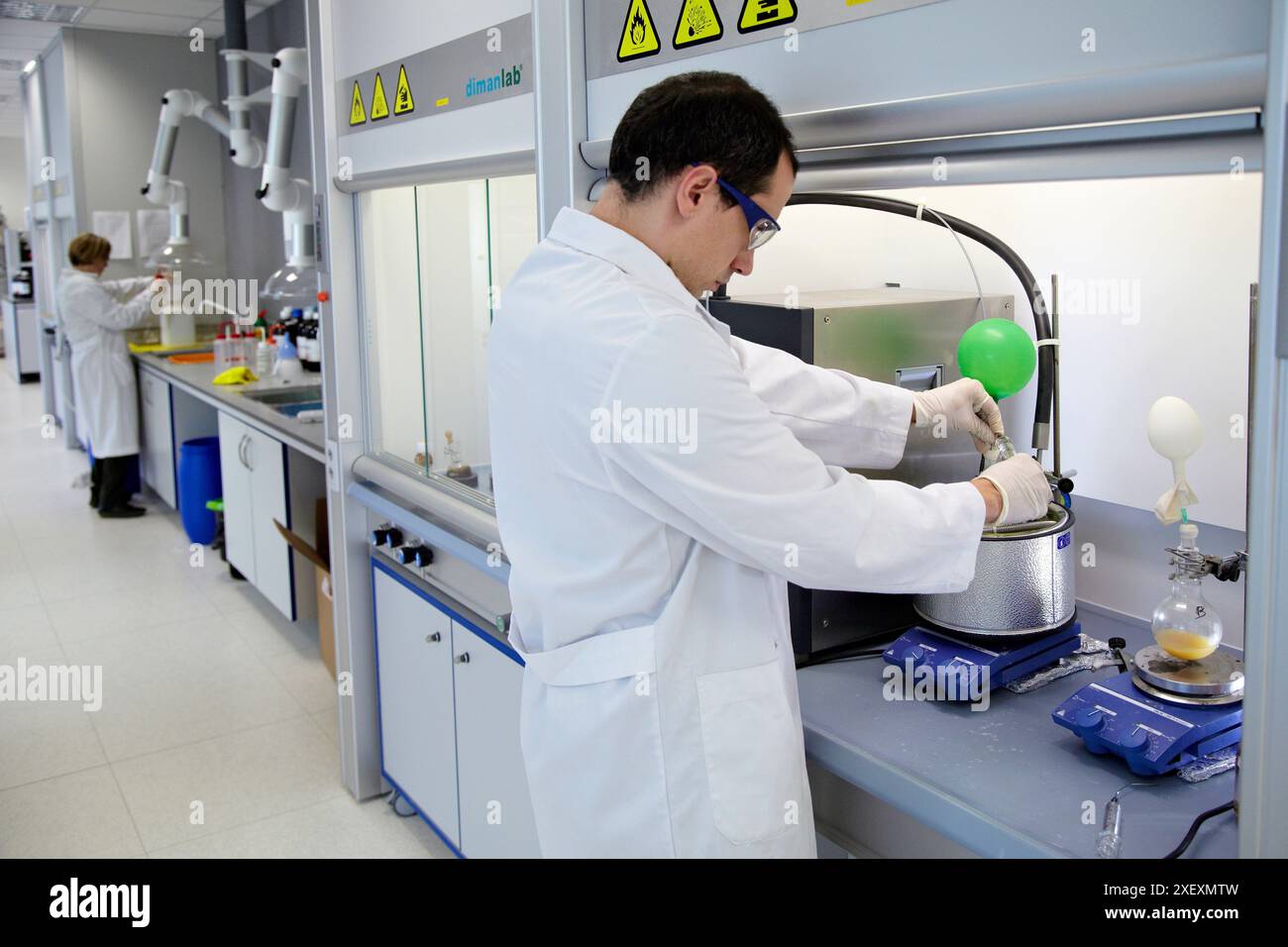 Cryogenerator, synthesis lab, IkerChem research lab, design and ...