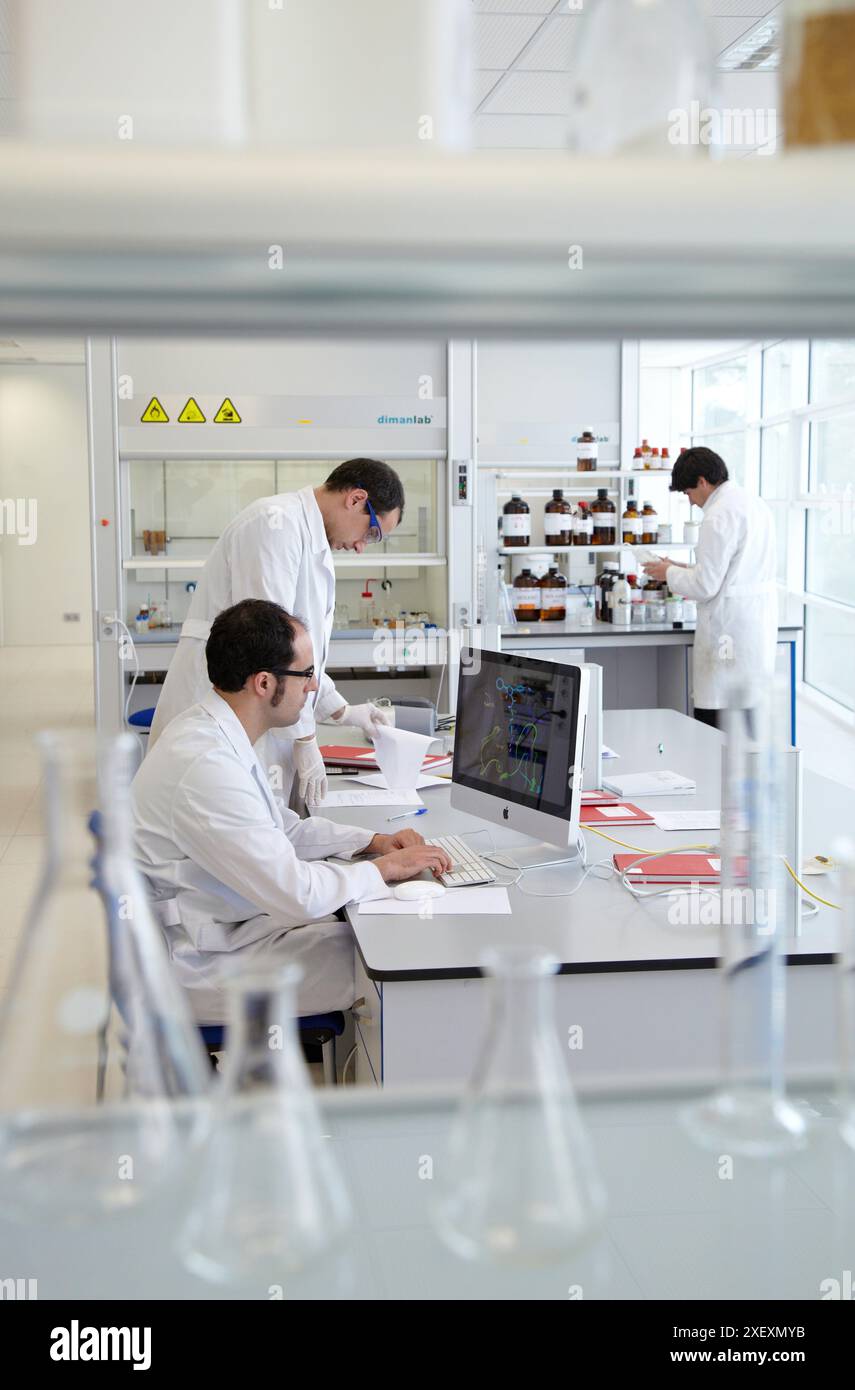 Docking, 3D computational model to simulate the molecular dynamics of ...