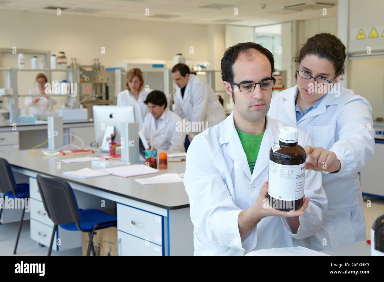 Preparing solution samples for column chromatography, synthesis lab ...