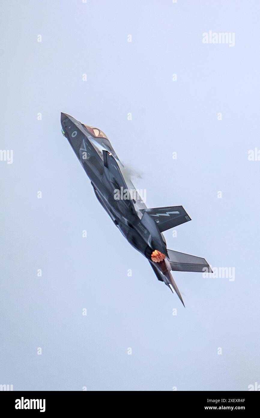 Lockheed Martin F-35B 617 squadron the UK first operational joint Fleet ...