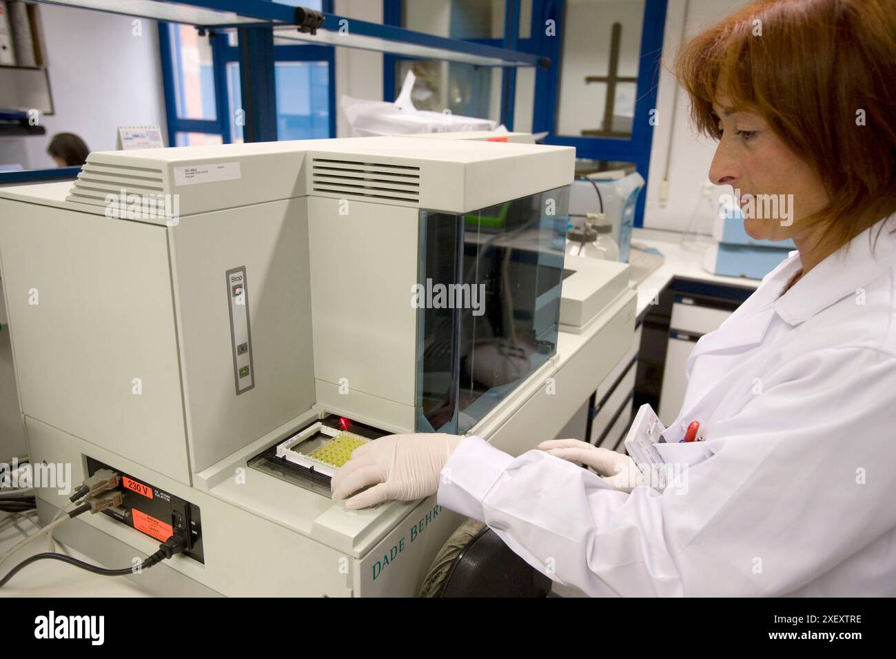 ELISA processor, Laboratory of Diagnosis, Departamento de Producción y ...